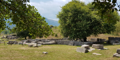 Dodona: in the shade of the sacred oak tree