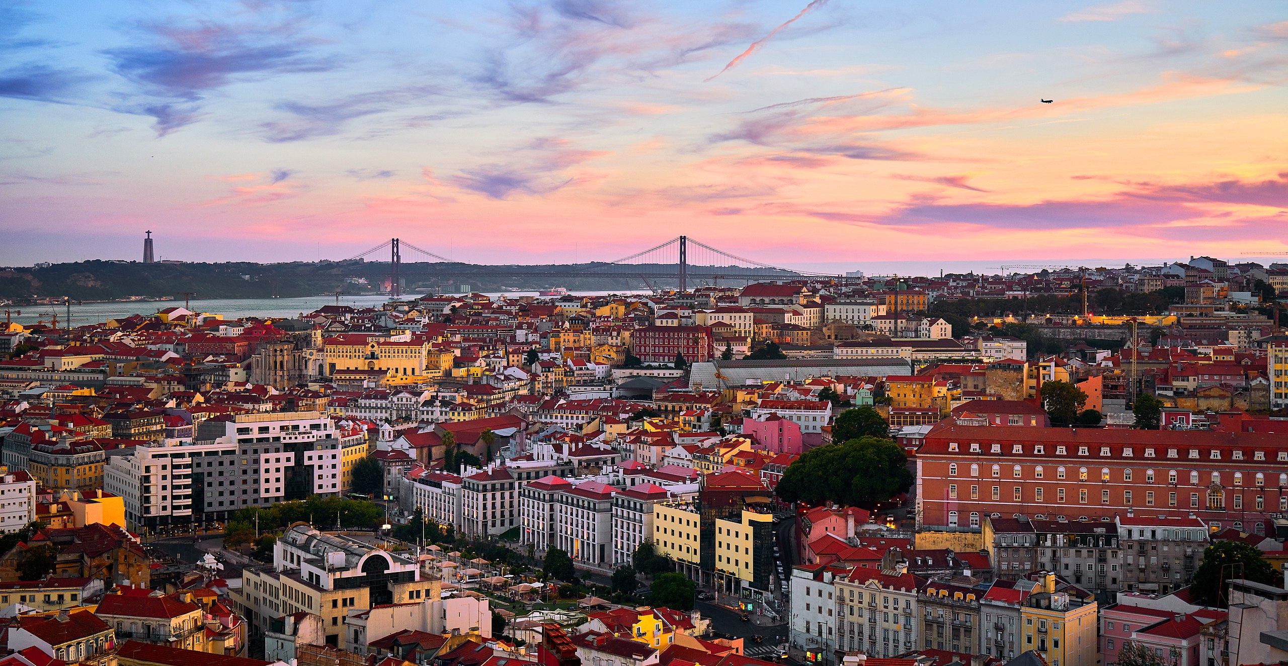Lisbon City Tour: The Many Colours of Nostalgia